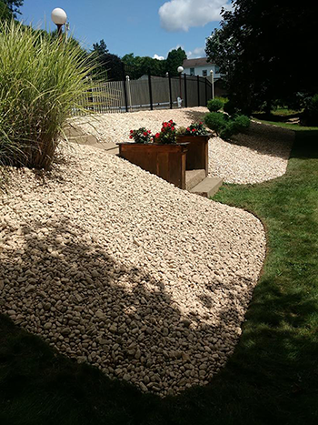 Butler Landscaper, Hardscaping, Lawn Care, Mulch - Stone Earth Turf
